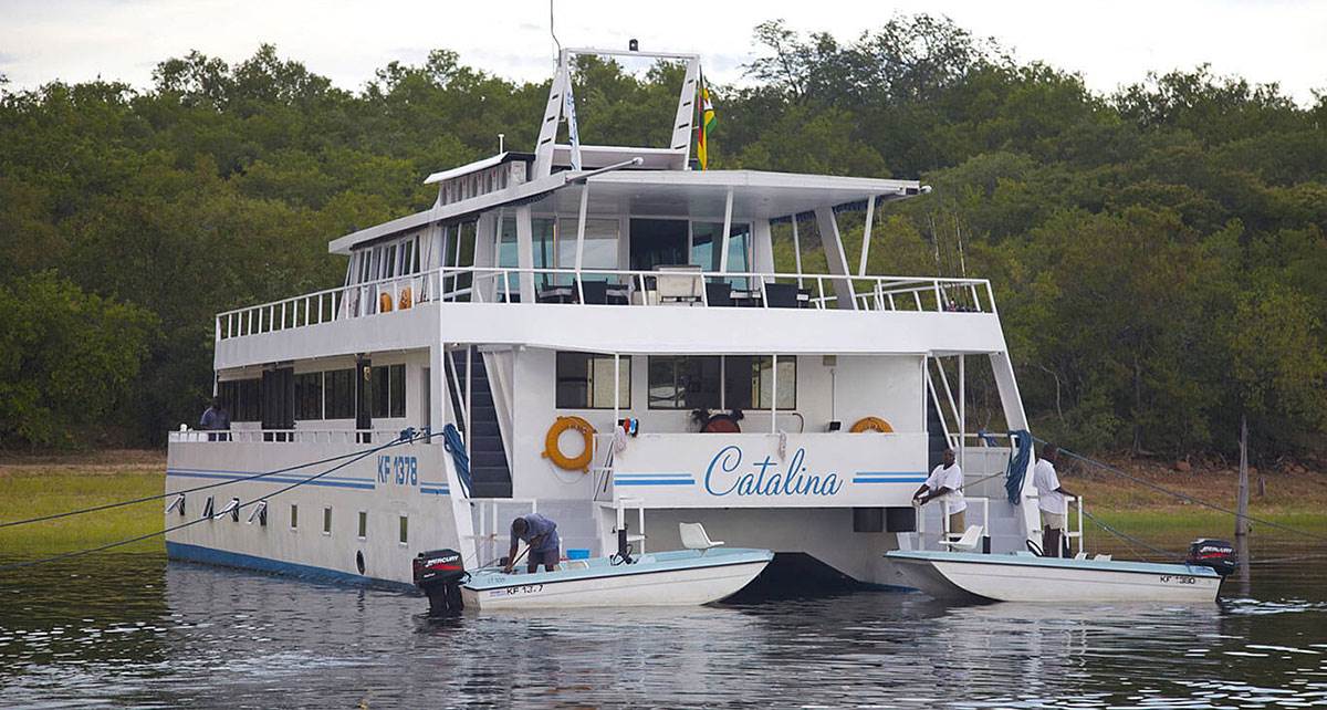 Houseboat accommodation at Binga lake Kariba pontoon boat rentals